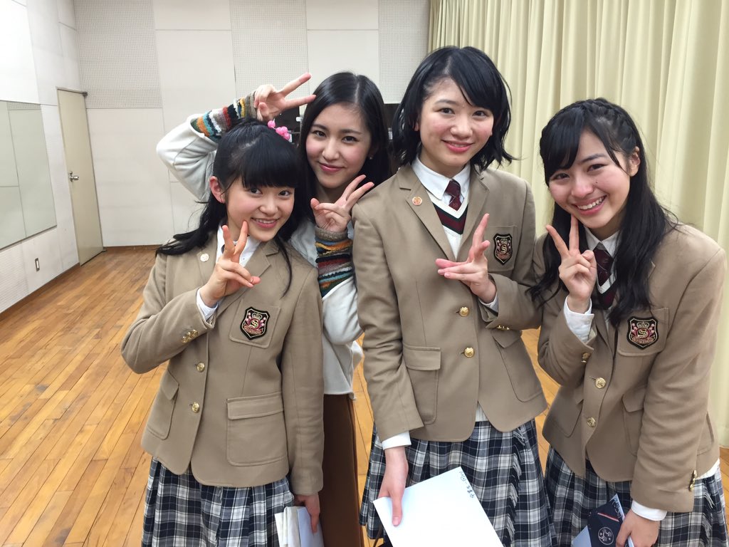 Raura with the graduates - Ooga, Isono & a teary-eyed Shirai : r ...