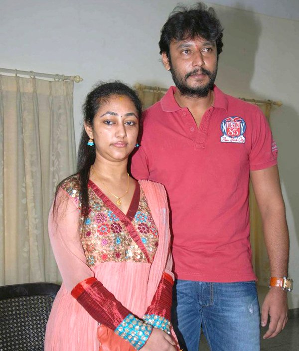 Kannada Actor Darshan Family Photos