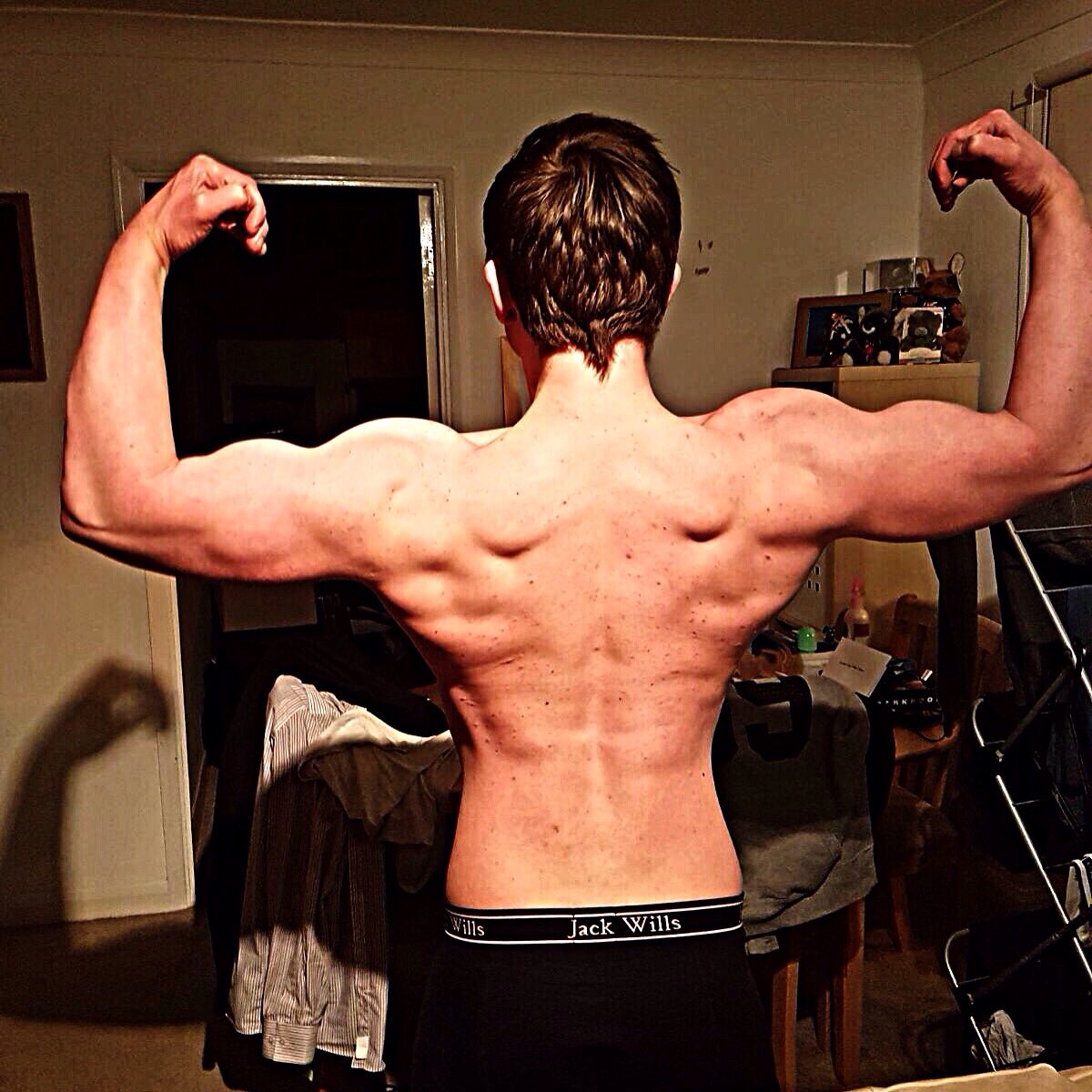 Muscle Back Selfie