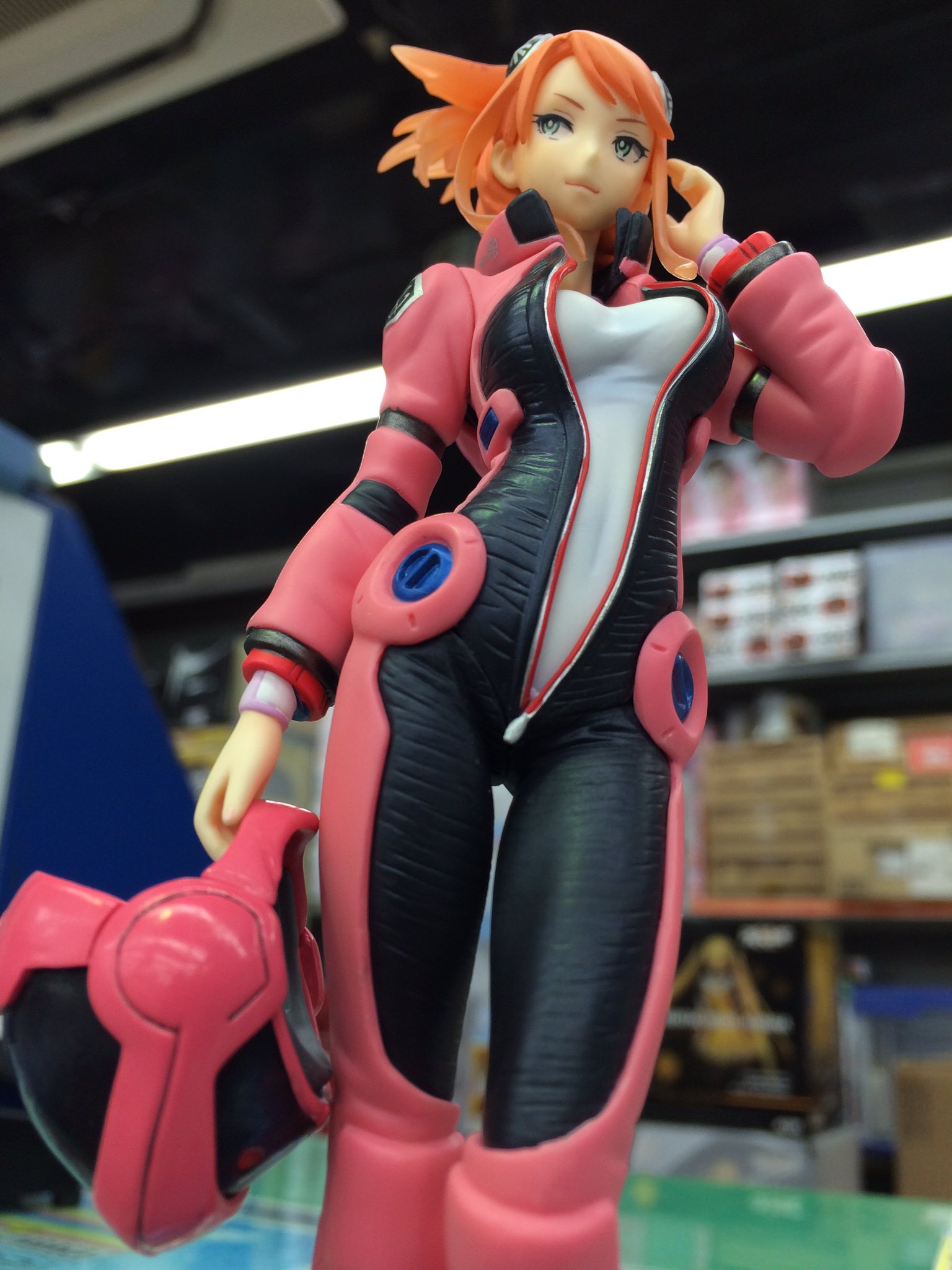 ソフマップ ホビー総合 on Twitter: "おろしたジッパーが艶かしい #メガハウス #アイーダ・スルガン サンプル展示中です。ぜひご ...