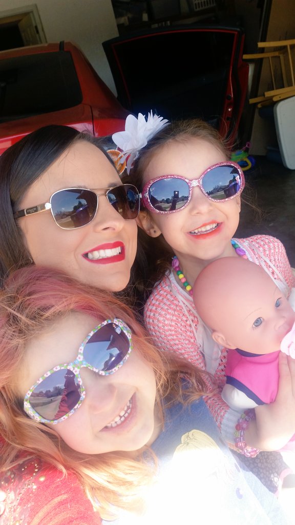 Shauna Lowe's Instagram, Twitter & Facebook on IDCrawl