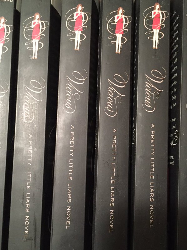 Pretty Little Liars Book Series