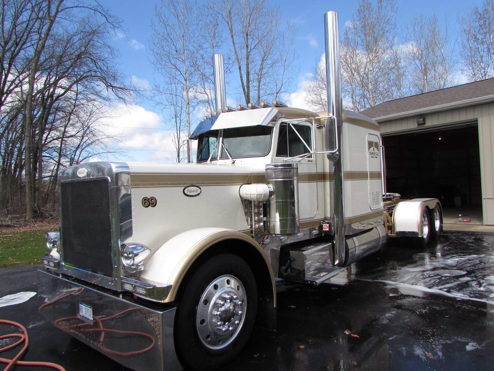 Custom Peterbilt 359 Wallpaper