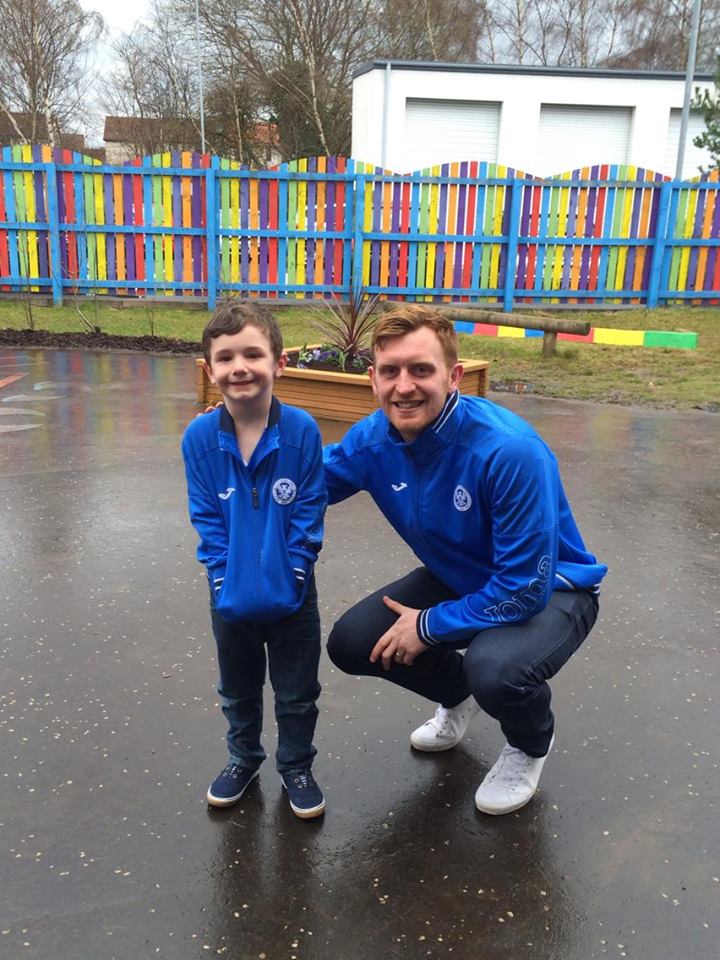 COMMUNITY: Saints star Liam Craig visited nursery children at Inchview ...