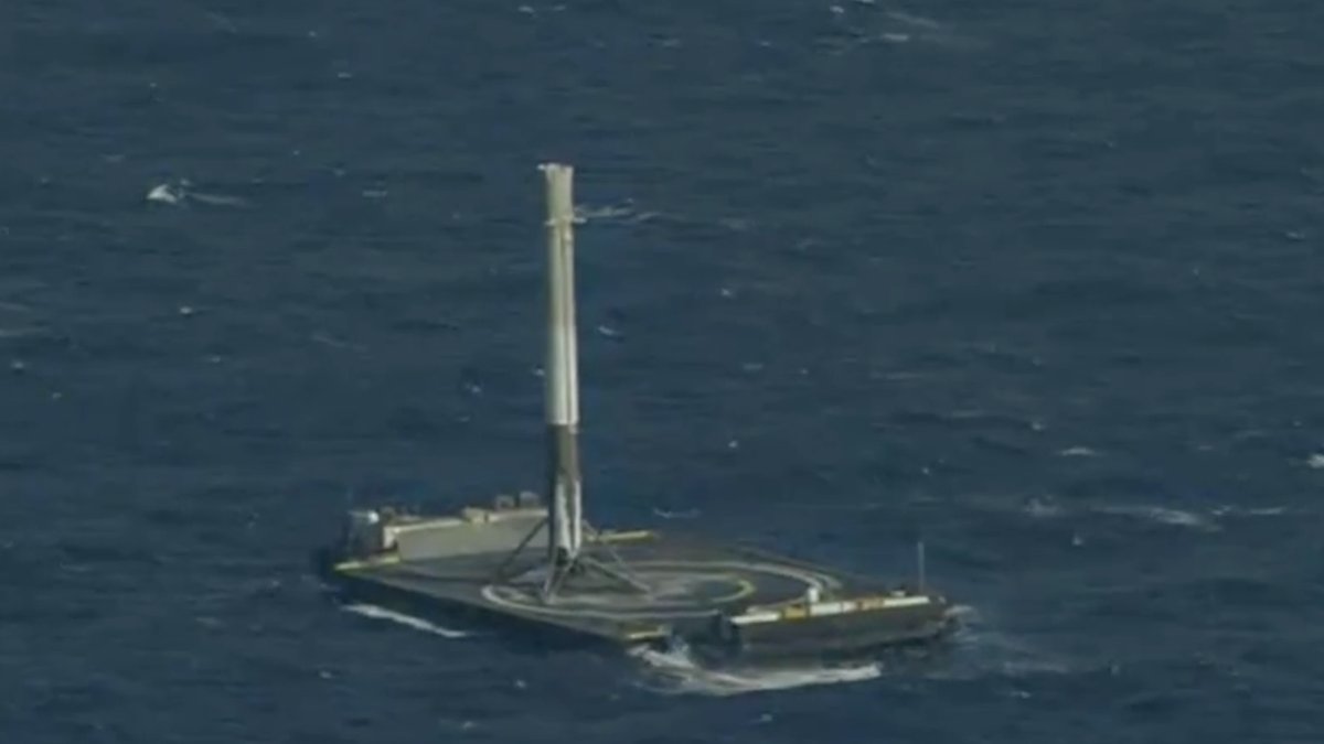 Breaking: SpaceX successfully lands its rocket on a floating drone ship ... Breaking: SpaceX successfully lands its rocket on a floating drone ship ...