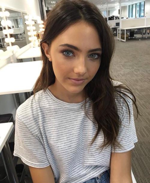 Amelia Walcott's Instagram, Twitter & Facebook on IDCrawl