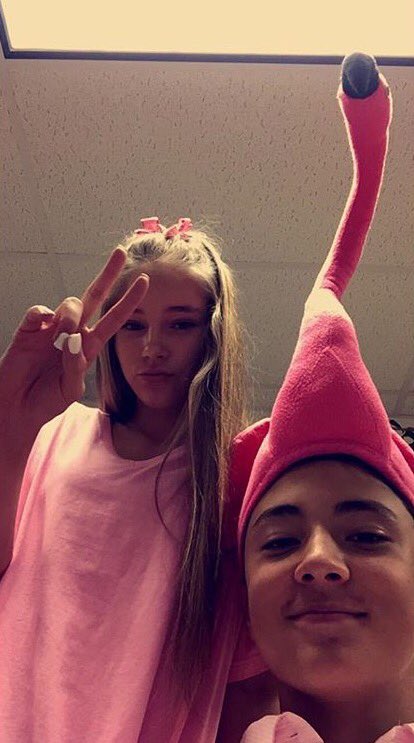 Media Tweets by chloe wolz (@chlo_flow) | Twitter