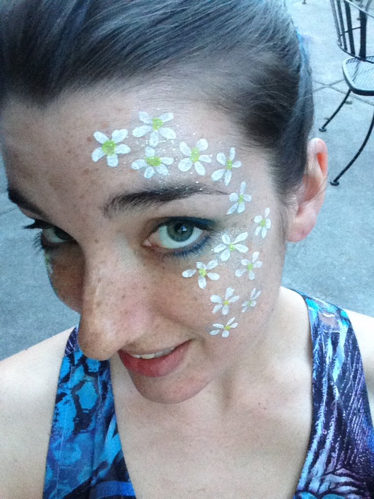Daisy Design Face Painting