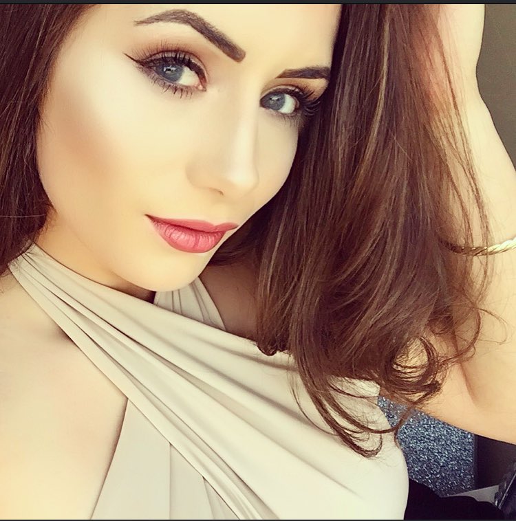 Laura hollyman фото