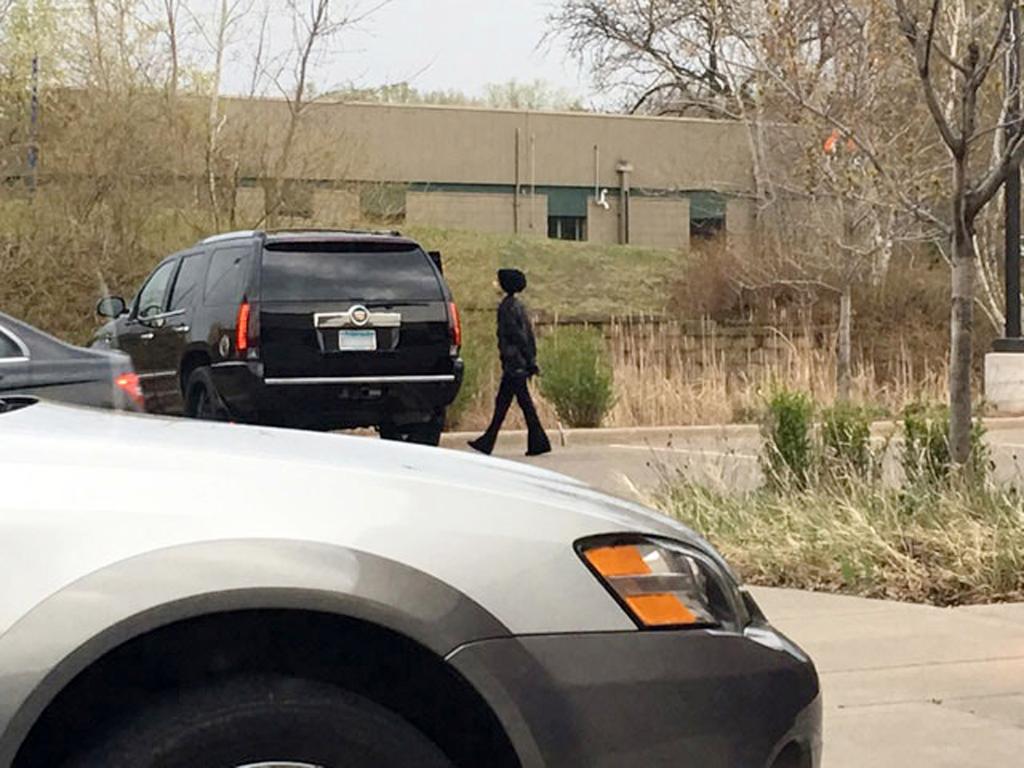 Prince - the haunting last photo: Frail singer pictured just hours ...