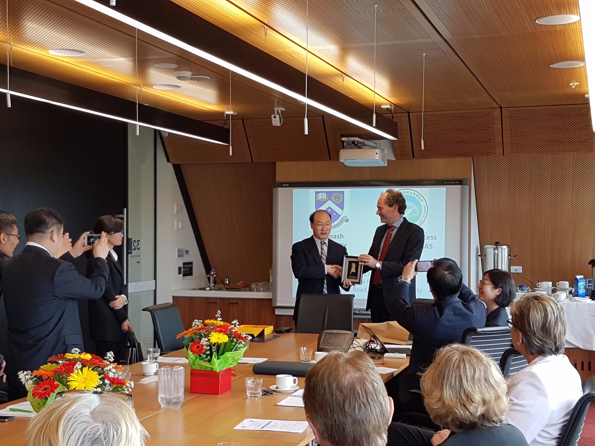 Doug MacFarlane on Twitter: "Prof Suojiang Zhang and Prof Bart Follink at the IPE-Monash MoU ...