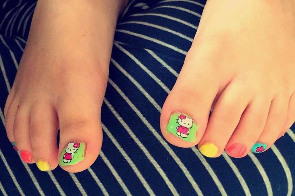 Hello Kitty Toe Nail Art