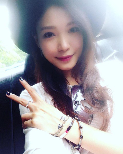 Stomp Singapore on Twitter: "Dawn Yeoh on her 'Hello Kitty' wardrobe malfunction at 2006 Star ...