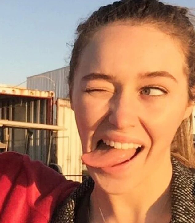 Alycia Debnam-Carey - Alycia picture hunt thread #4: We do not seek. We ...