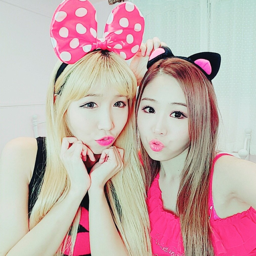 #웨이브야 #웨이브야미유 #웨이브야아리 #waveya #waveyamiu #waveyaari #어린이날 #뽀뽀 #chu 😙 ...