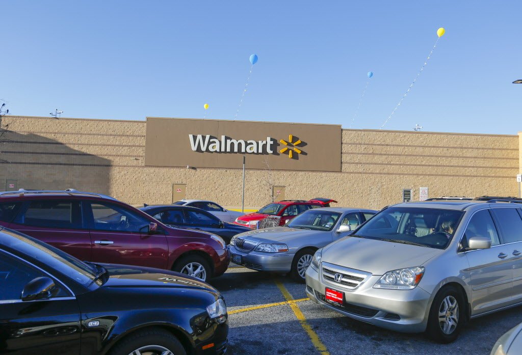 Welcome back! Walmart brings back greeters at the store door | Dallas ...