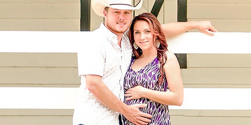 There's a baby girl on the way for taylor earnhardt putnam! - scoopnest.com