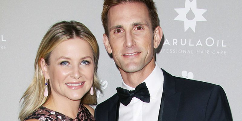 GreysAnatomy star JessicaCapshaw welcomed her 4th child, daughter ...