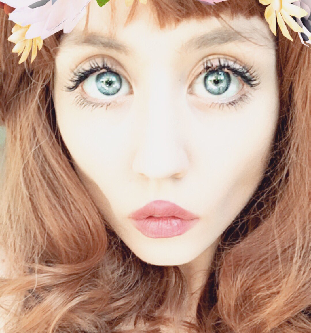 Allison Harvard Eyes Close Up