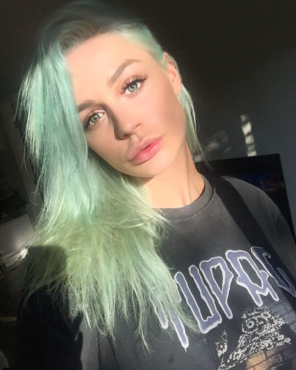 Kate Compton Twitter