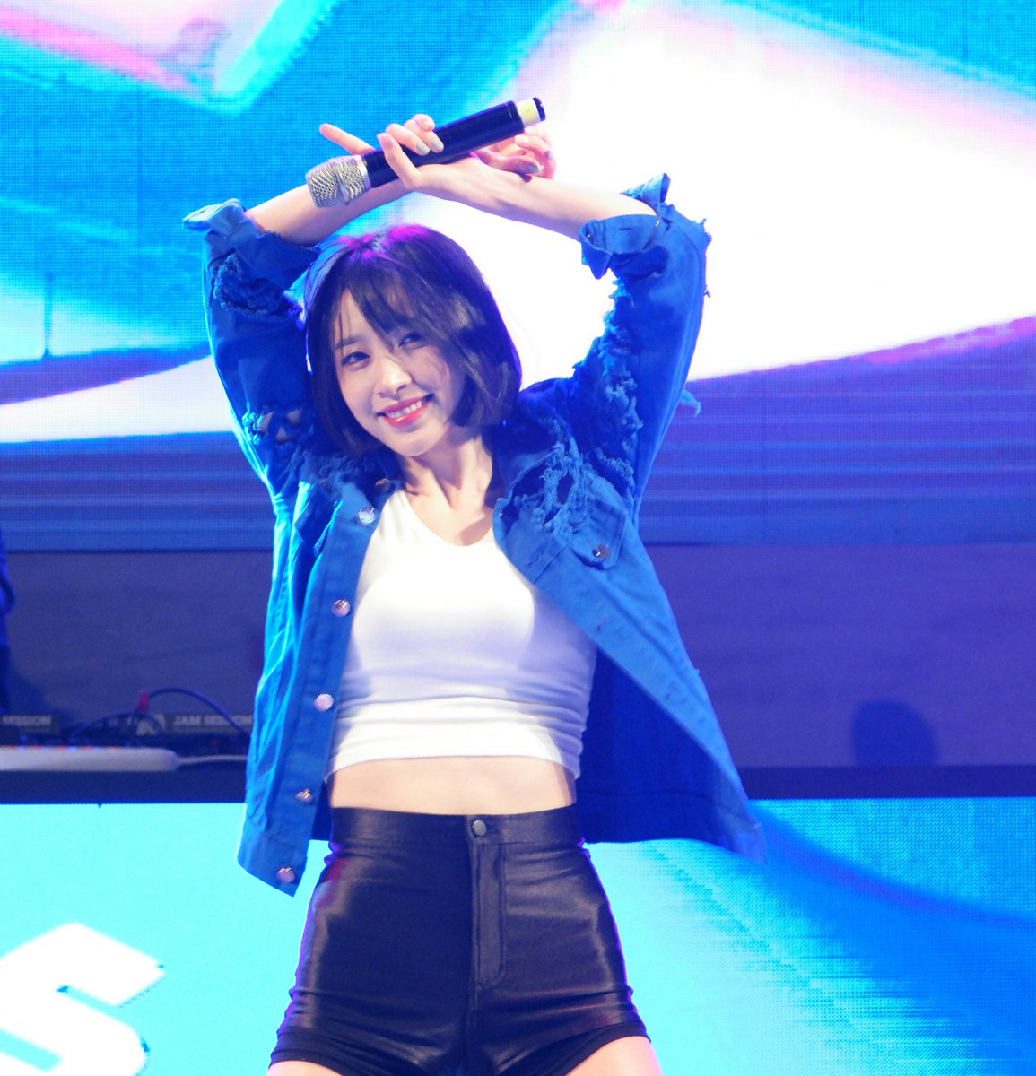 Smart World: exid LIE 하니 STREET HANI 혜린 솔지 정화 KST STUDIO ALBUM