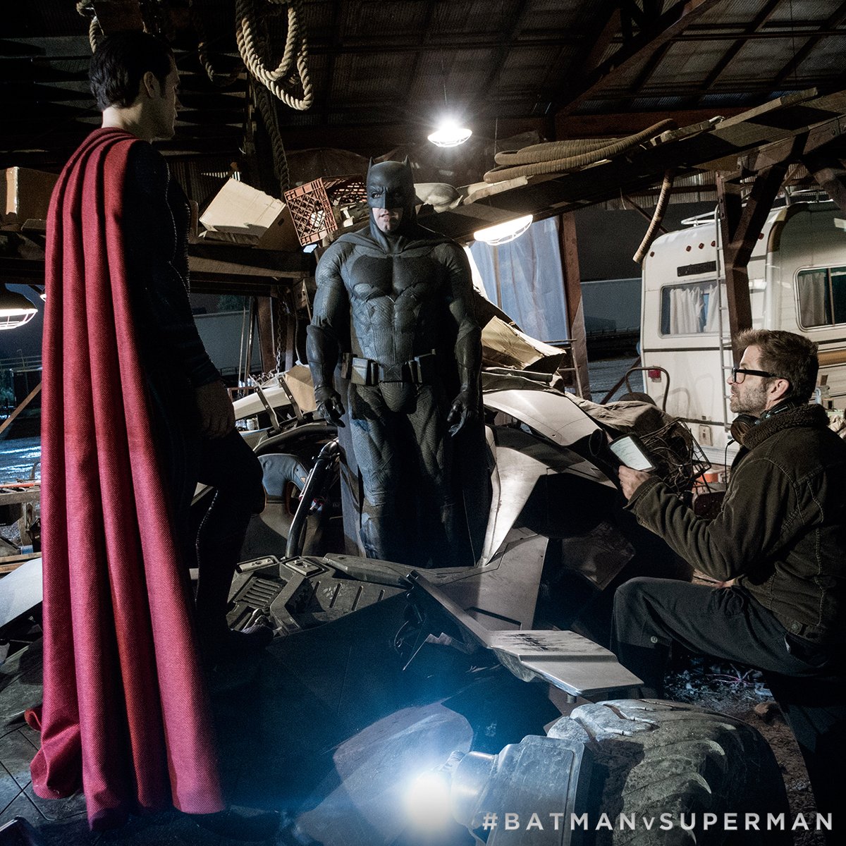 I really love the way Batman looks in this pic : r/DC_Cinematic