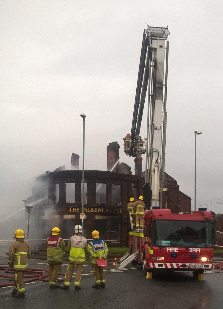 Fire at derelict hotel in Widnes | Granada - ITV News