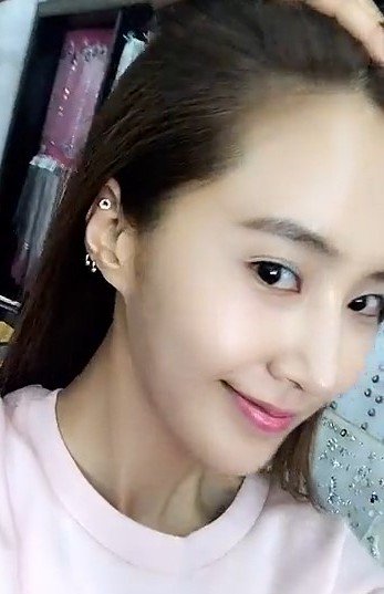 Yuri No Makeup