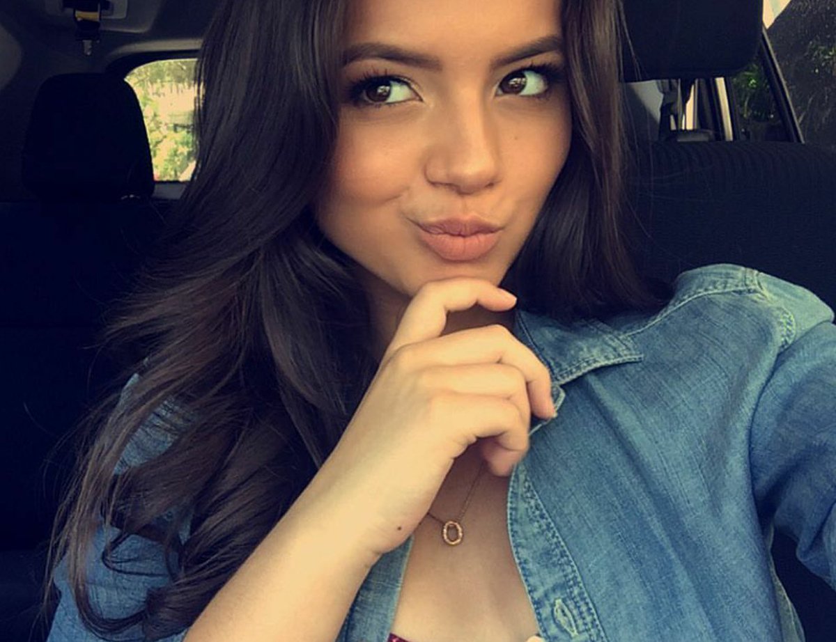 Isabela Moner's Instagram, Twitter & Facebook on IDCrawl