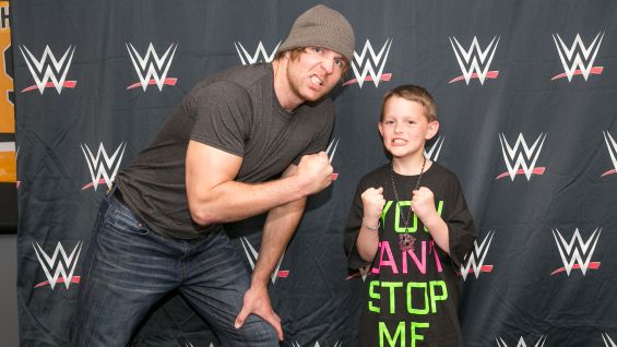 FOTO: Dean Ambrose esaudisce un desiderio prima di Raw | Zona Wrestling