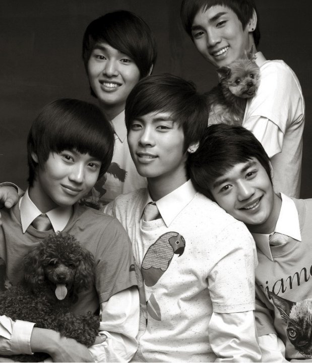SHINee celebrates 8th anniversary - first SM group to reach milestone ...