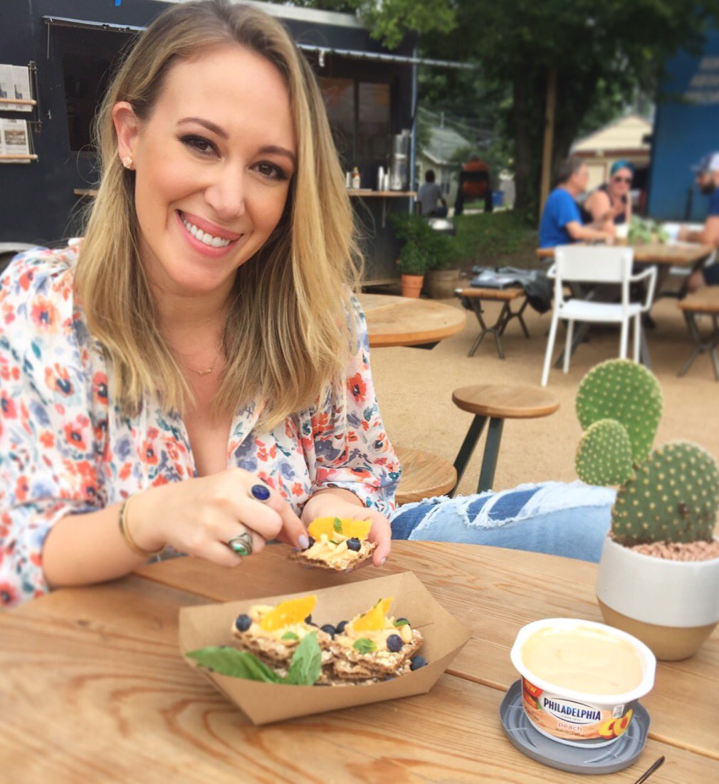 Danielle Jonas And Haylie Duff