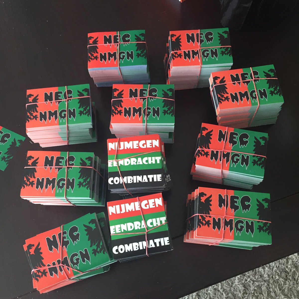 Nec stickers – Studio kop en schotel