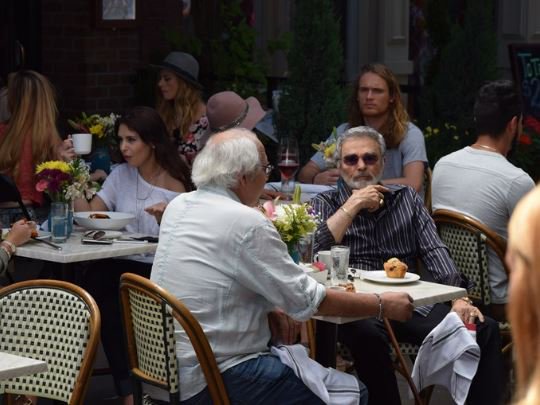 Burt Reynolds and Chevy Chase filmed a scene this afternoon on Market ... Burt Reynolds and Chevy Chase filmed a scene this afternoon on Market ...