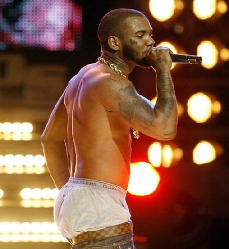 Rapper The Game Sagging