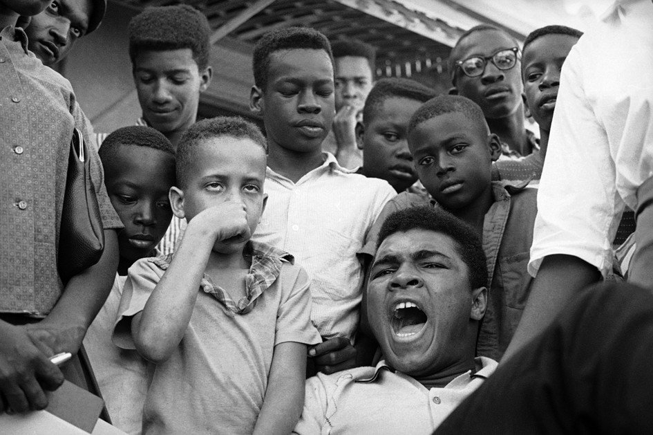 Photos: muhammad ali, boxer, humanitarian, activist - scoopnest.com