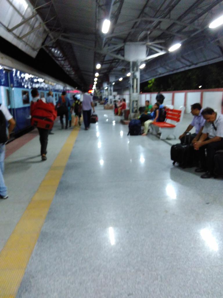 Yogi Adityanath ruined Lucknow Bus Terminal | Pakistan Defence