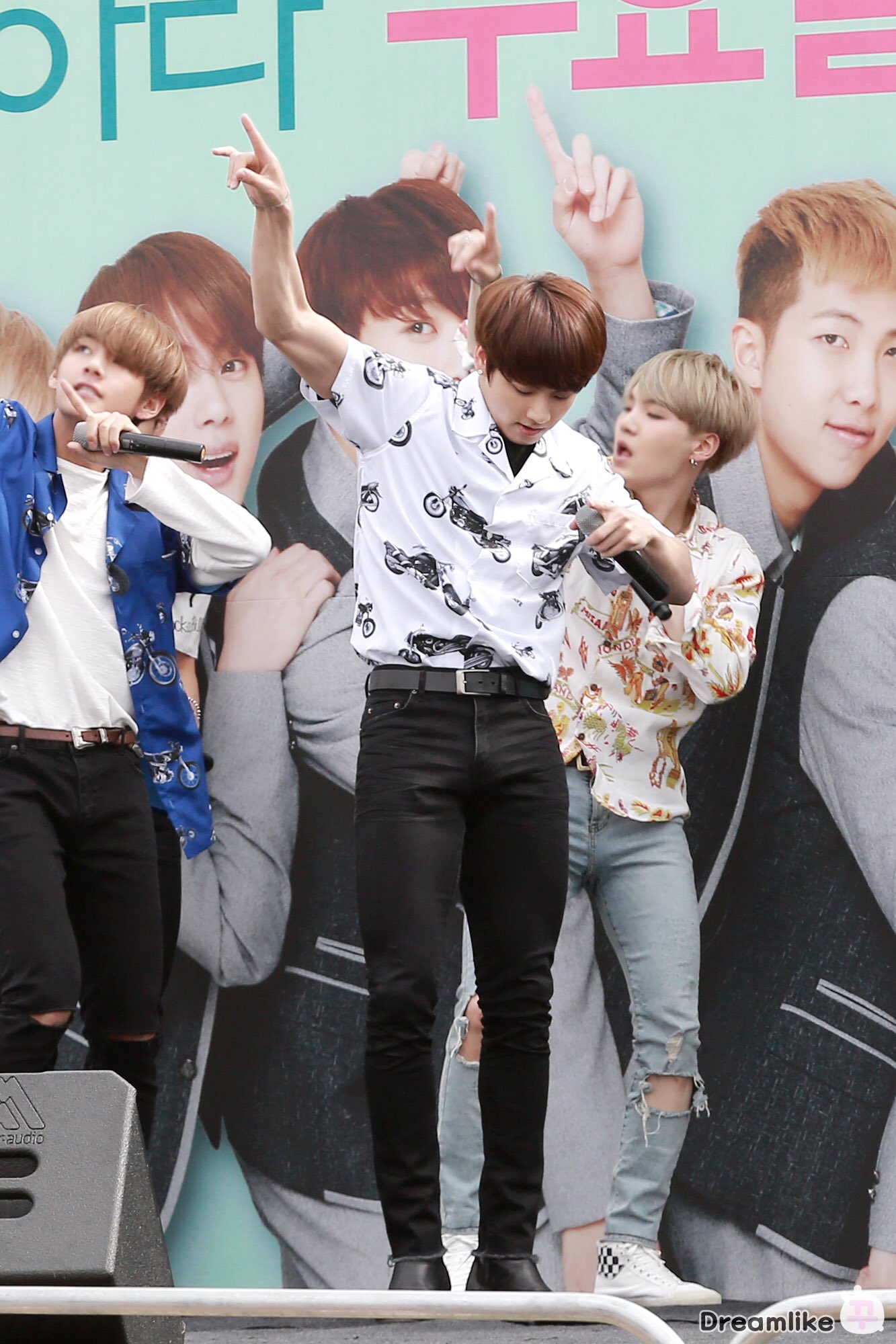 [160604/PIC] BTS na Smart x BTS: Smart School Uniform’s ‚Day of Family ...