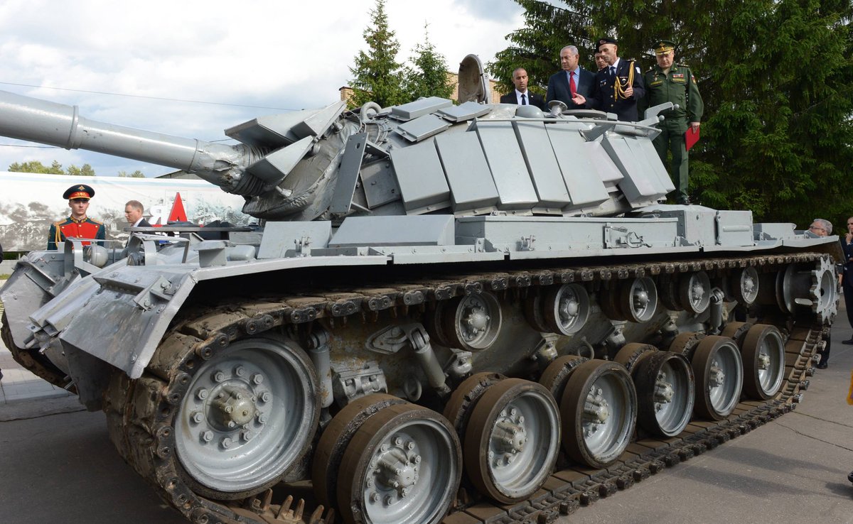 PM Netanyahu recieves the Israeli tank from the battle at Sultan Yacoub ...
