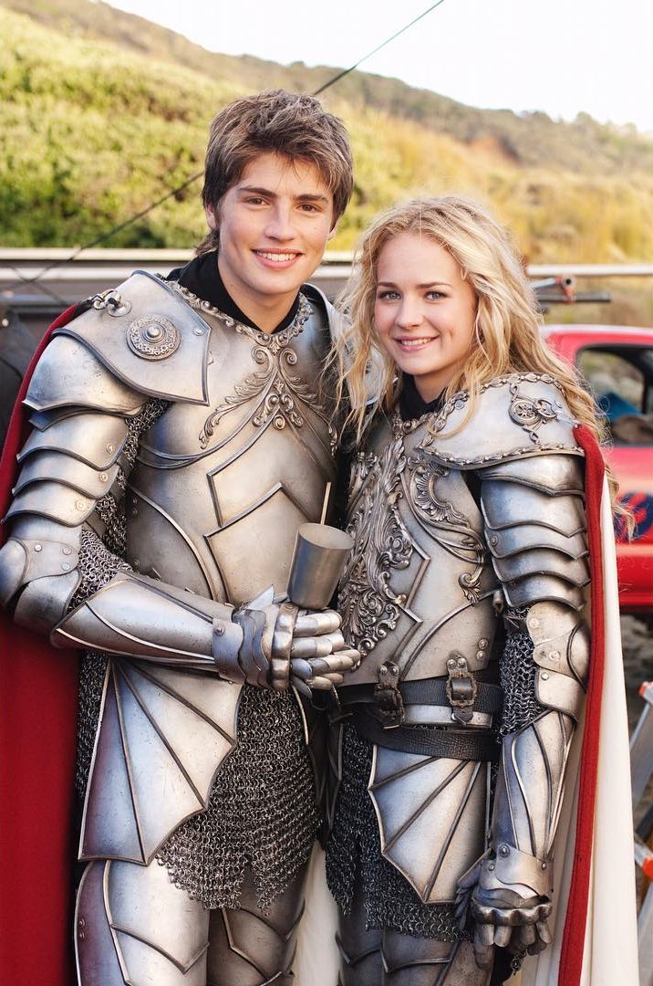 Britt Robertson And Gregg Sulkin