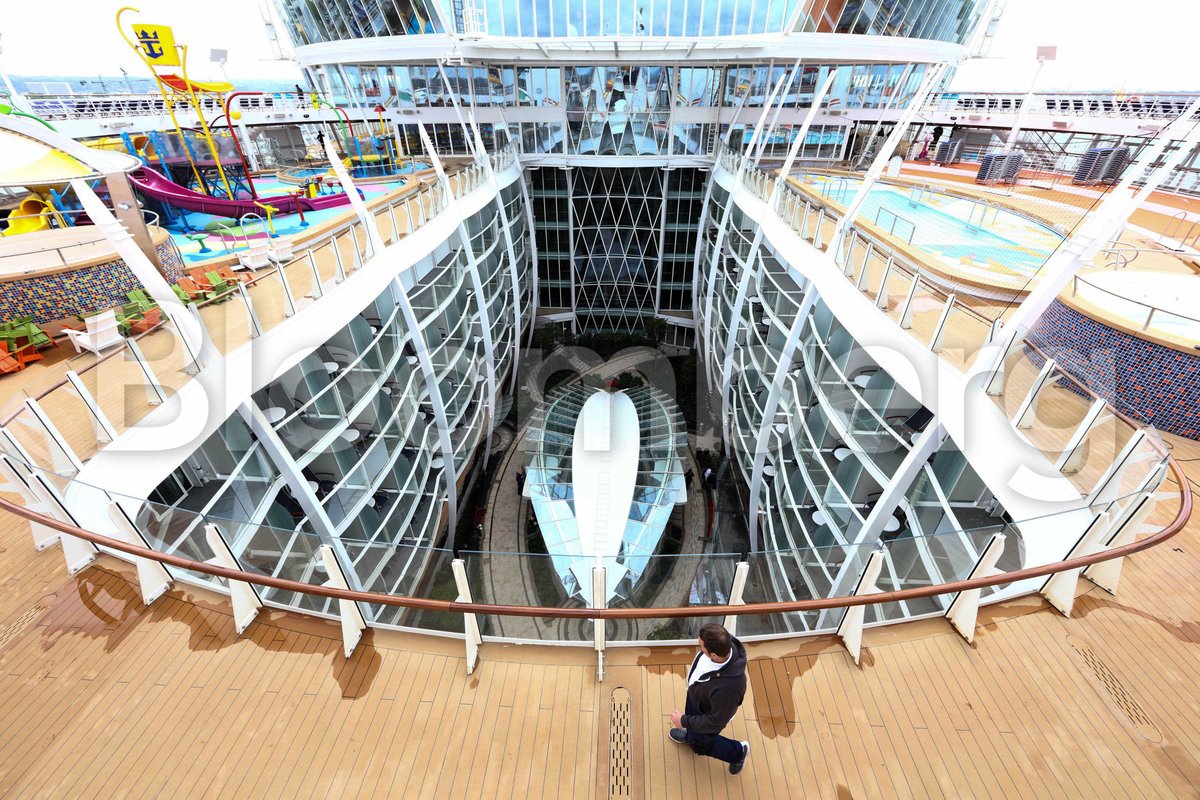 Robot bartenders and virtual skydiving: get ready for 'smart' cruise ...