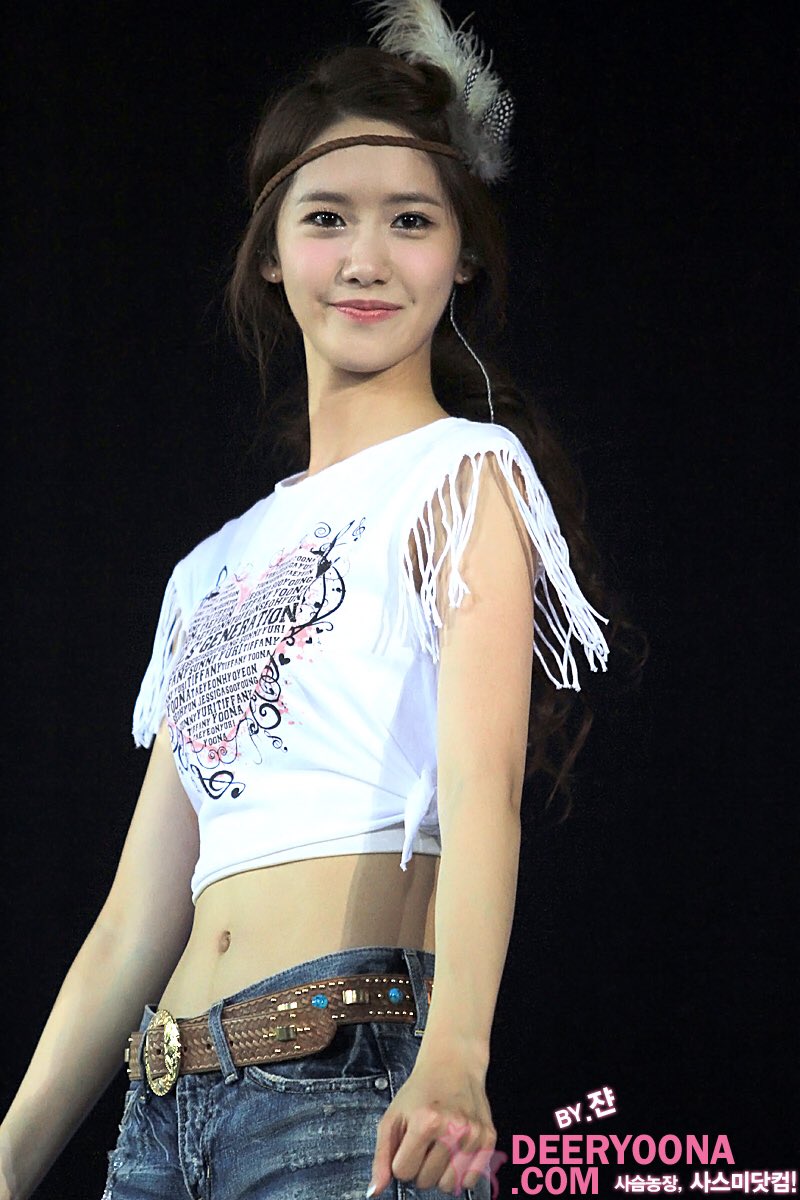 Yoona Belly Button