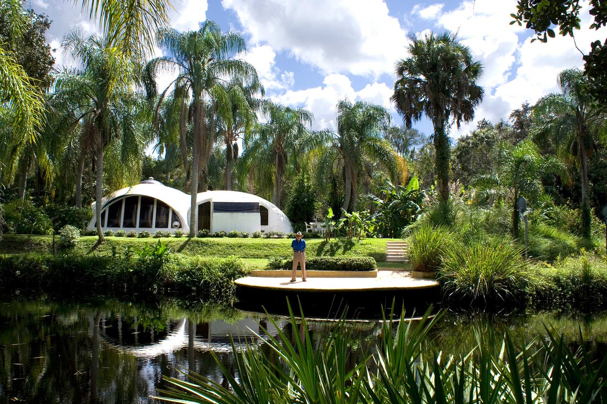 This 100-yr-old futurist built his own utopian master project in middle-of-nowhere Florida ...