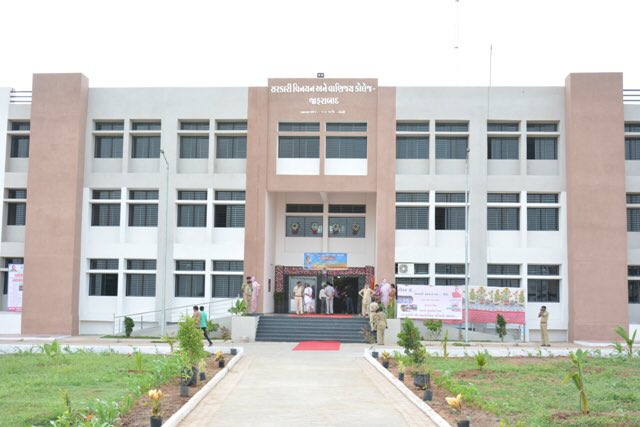 Shiyal Bet island, the last dark pocket in Gujarat gets power | DeshGujarat