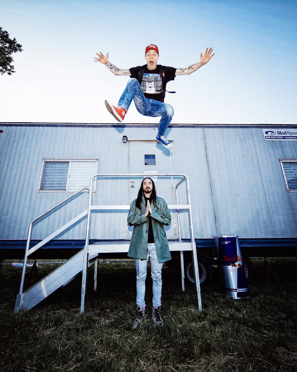 Steve Aoki Live Jump