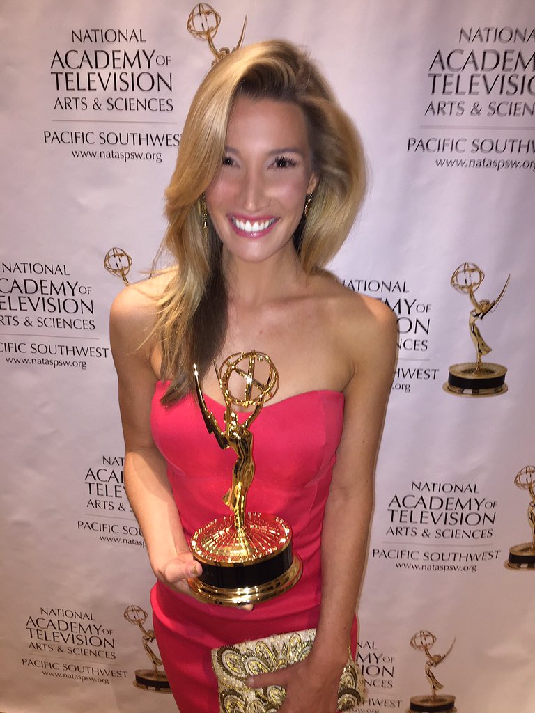 Amber Dixon on Twitter: "Wouldn't have won this Emmy for weight cutting ...