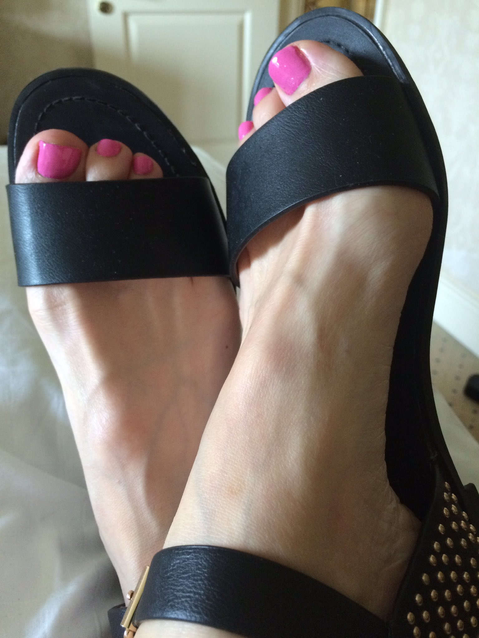 Cnbc Kate Kelly Feet