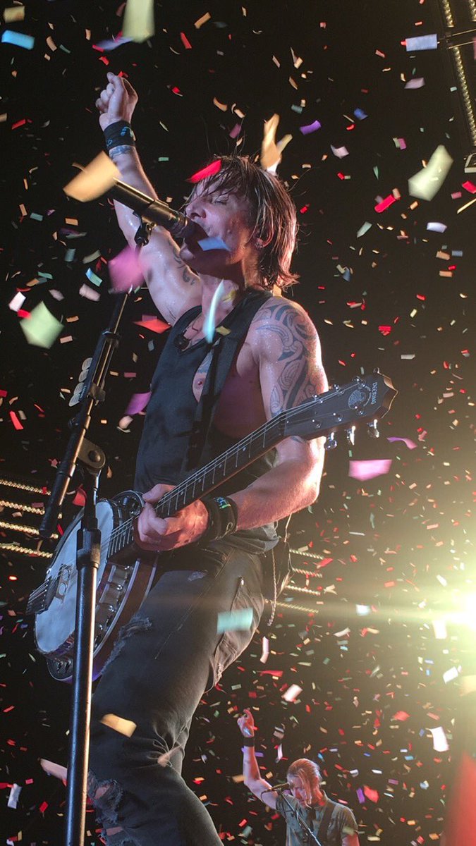 Keith Urban Beach
