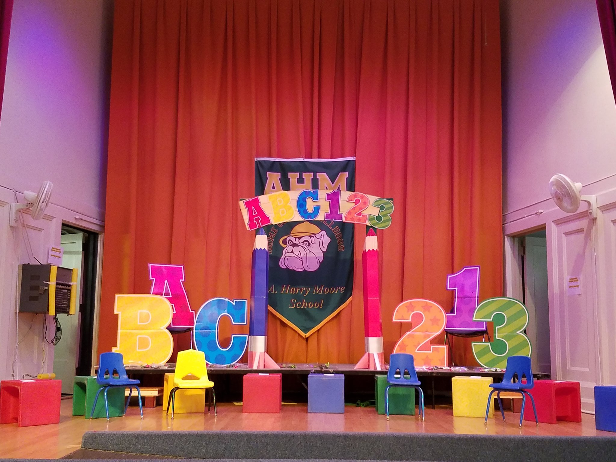 Preschool Graduation Stage Design