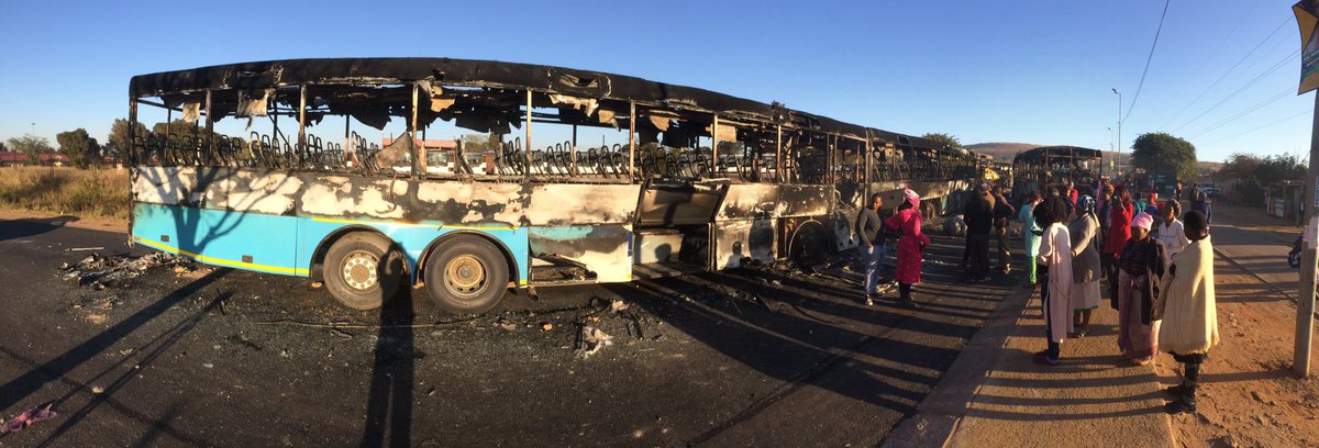 #tshwaneunrest mamelodi - 23 buses outside stanza bopape clinic. bb ...